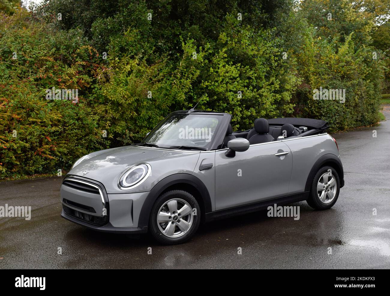 2022 Mini Cooper Convertible Stock Photo - Alamy
