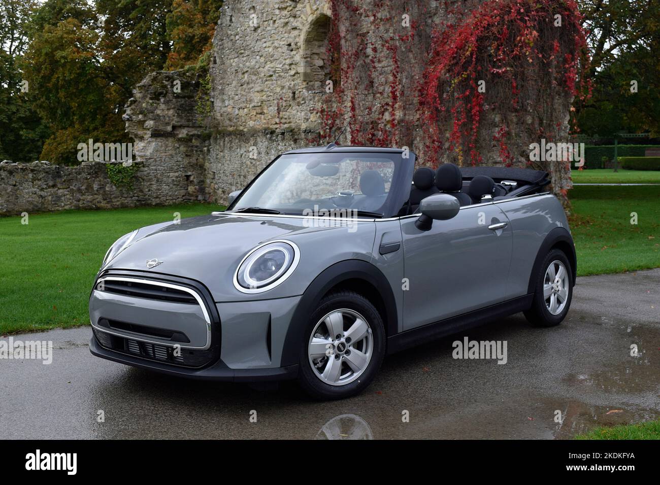 2022 Mini Cooper Convertible Stock Photo - Alamy