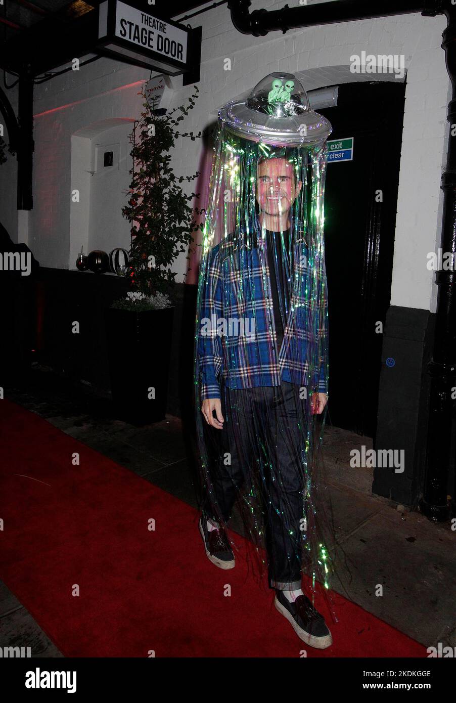 Jimmy carr and wife at kook’s for Jonathan ross party 31/10/2022 blitz ...