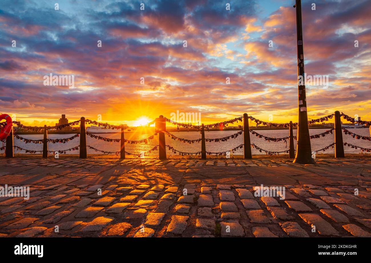 Mersey river hi-res stock photography and images - Alamy