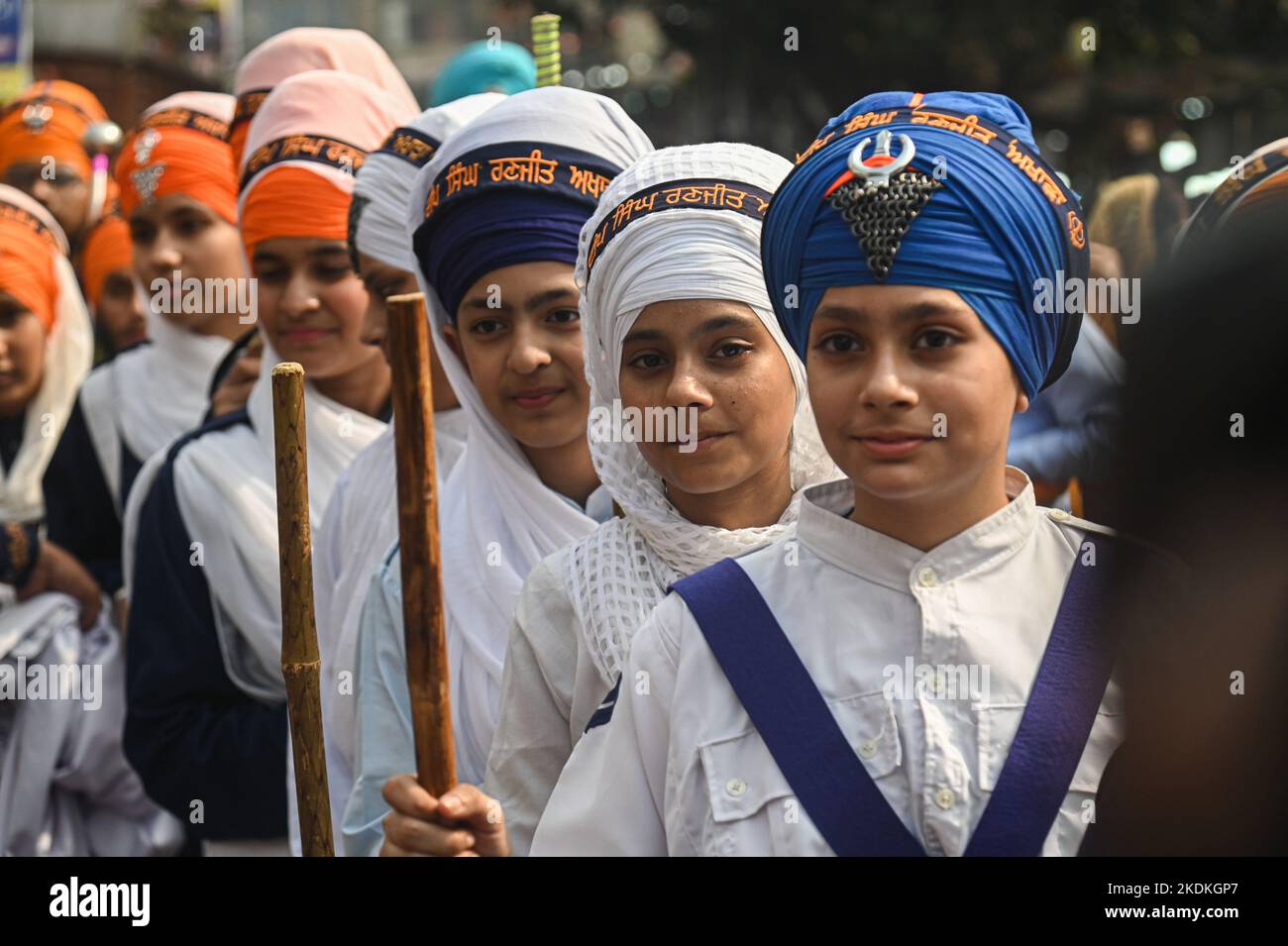 New Delhi, India. 7th Nov, 2022. Nihang Sikhs stand in a queue during a ...