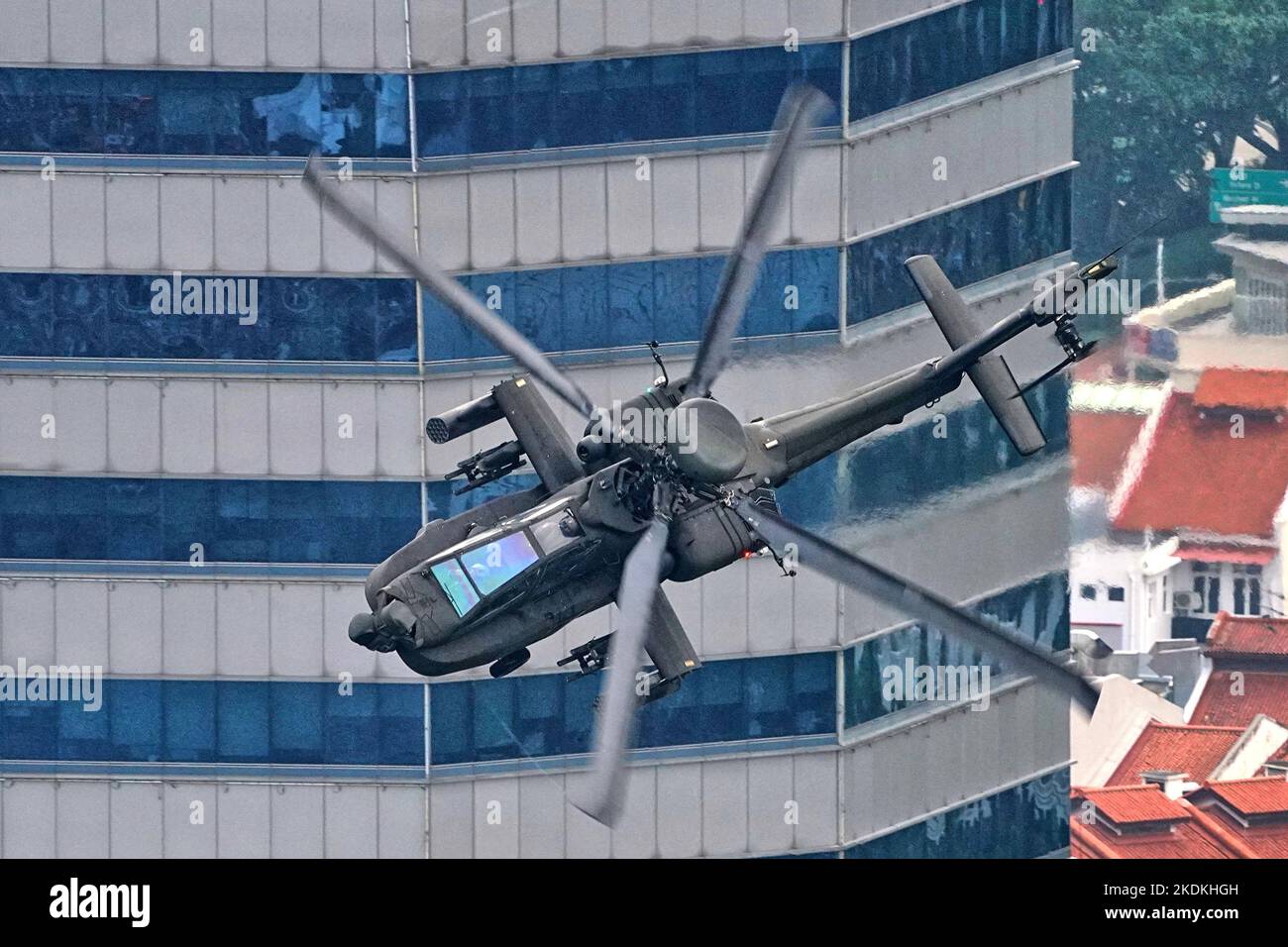 Ah 64 apache ground hi-res stock photography and images - Alamy