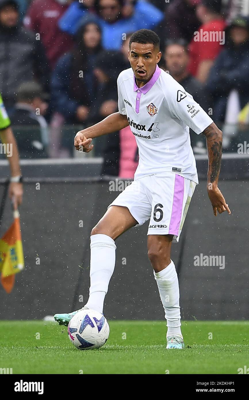 Carlo Pickel of US Cremonese in action during the Serie A match between ...