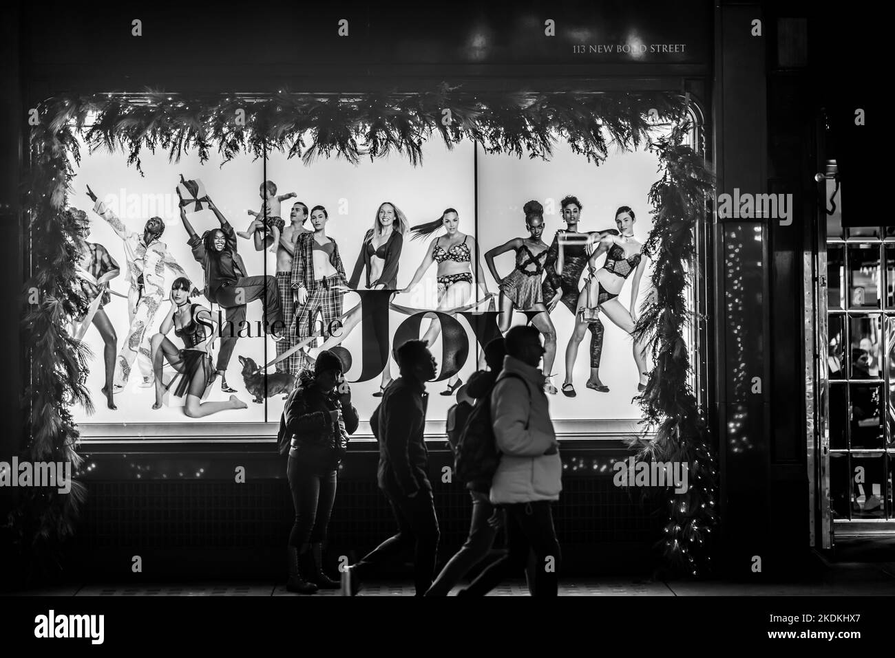 Shaftesbury avenue night Black and White Stock Photos & Images - Alamy
