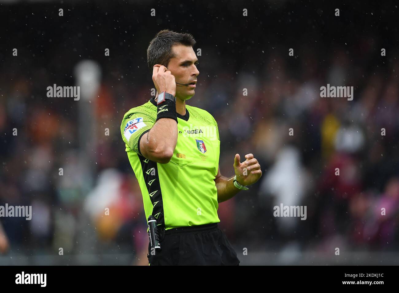 Referee Matteo Marchetti during the Serie A match between US ...