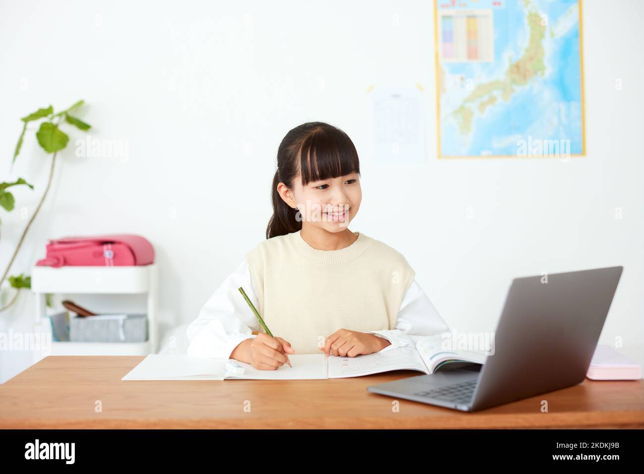 Japanese kid studying at home Stock Photo - Alamy