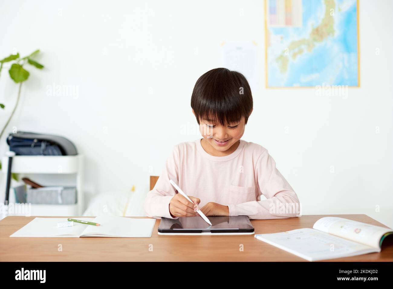 Japan screen map hi-res stock photography and images - Alamy