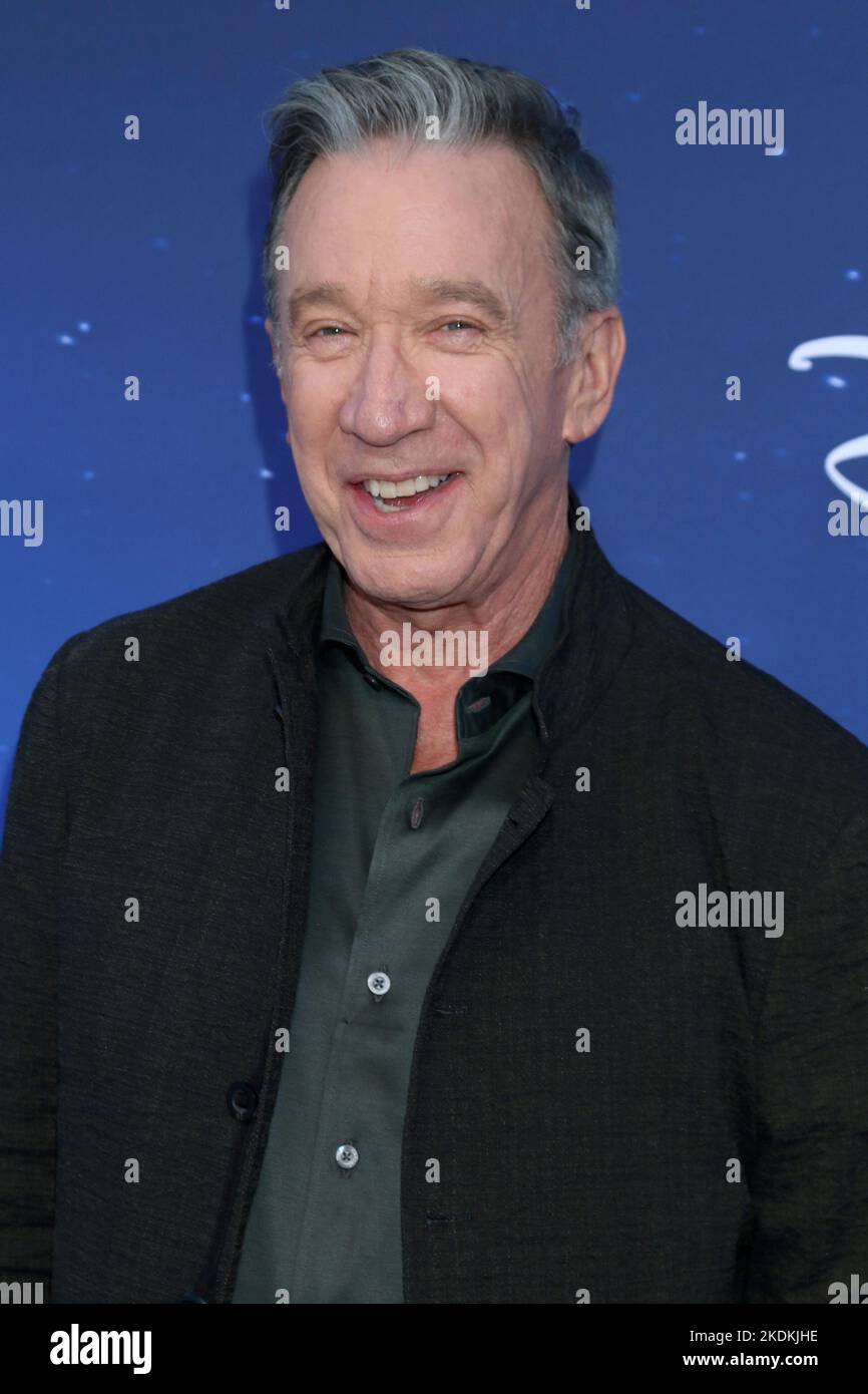 LOS ANGELES - NOV 6: Tim Allen at The Santa Clauses Premiere Screening ...