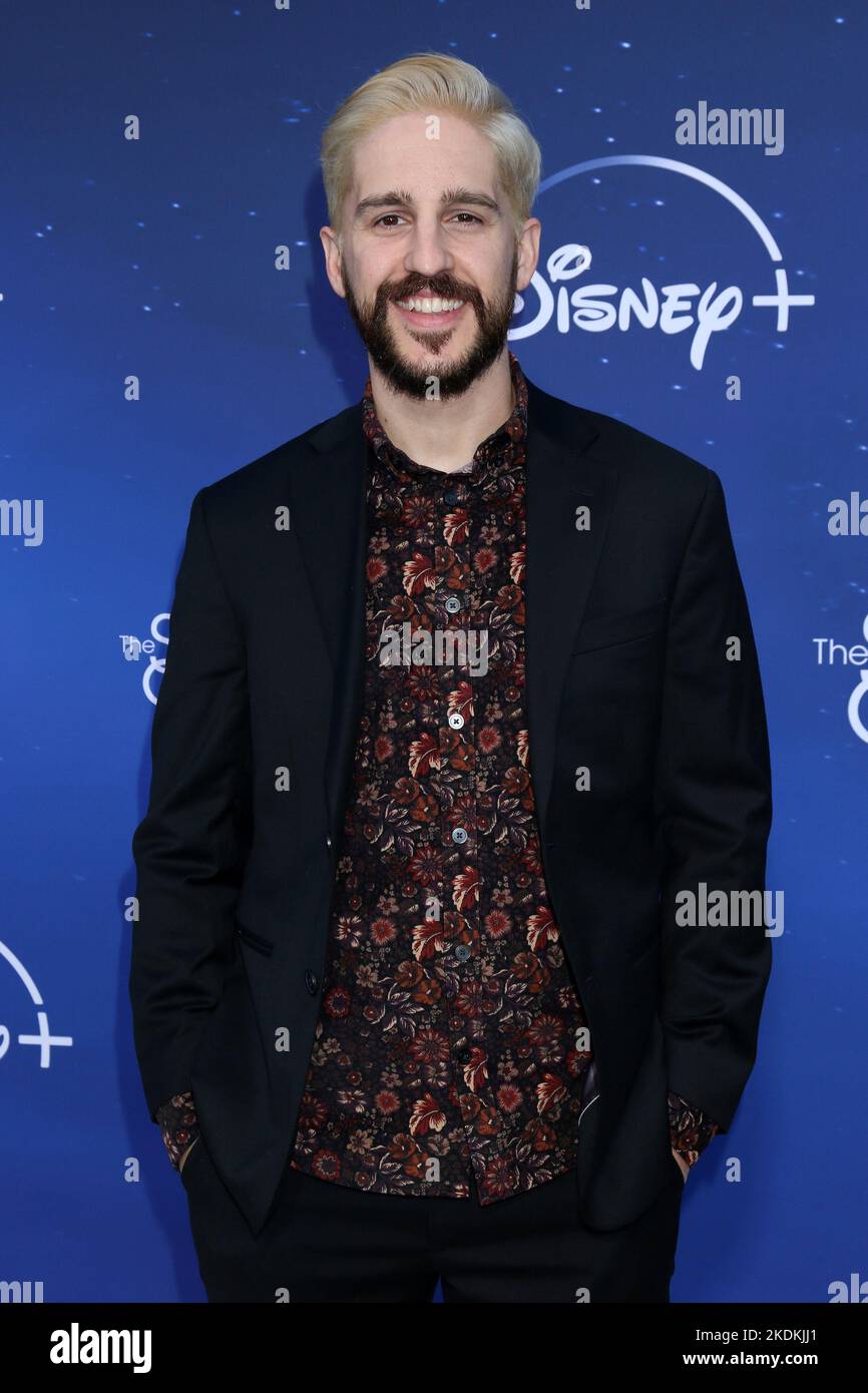 LOS ANGELES - NOV 6: Eric Lloyd at The Santa Clauses Premiere Screening at Walt Disney Studios ...