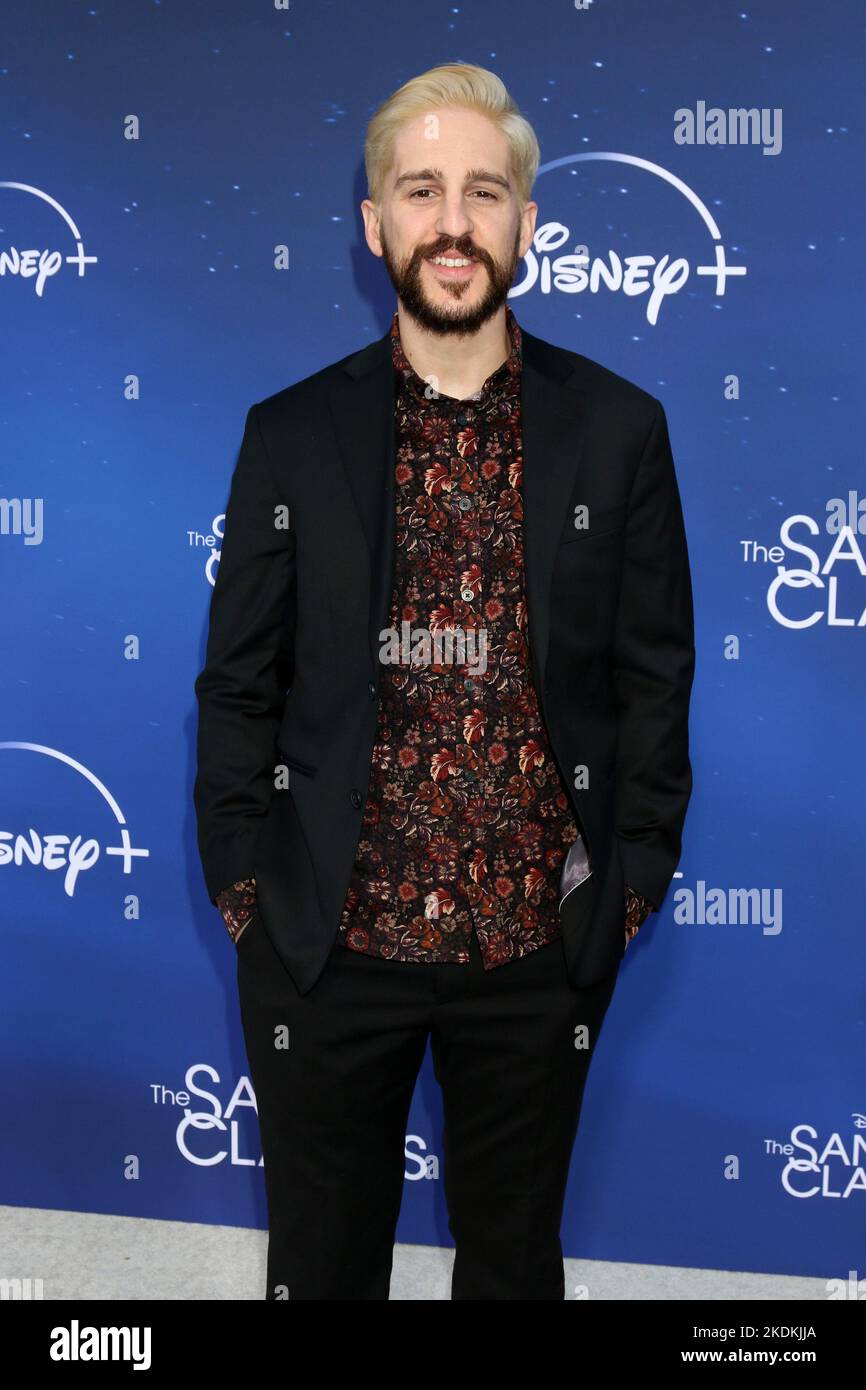 LOS ANGELES - NOV 6: Eric Lloyd at The Santa Clauses Premiere Screening at Walt Disney Studios ...