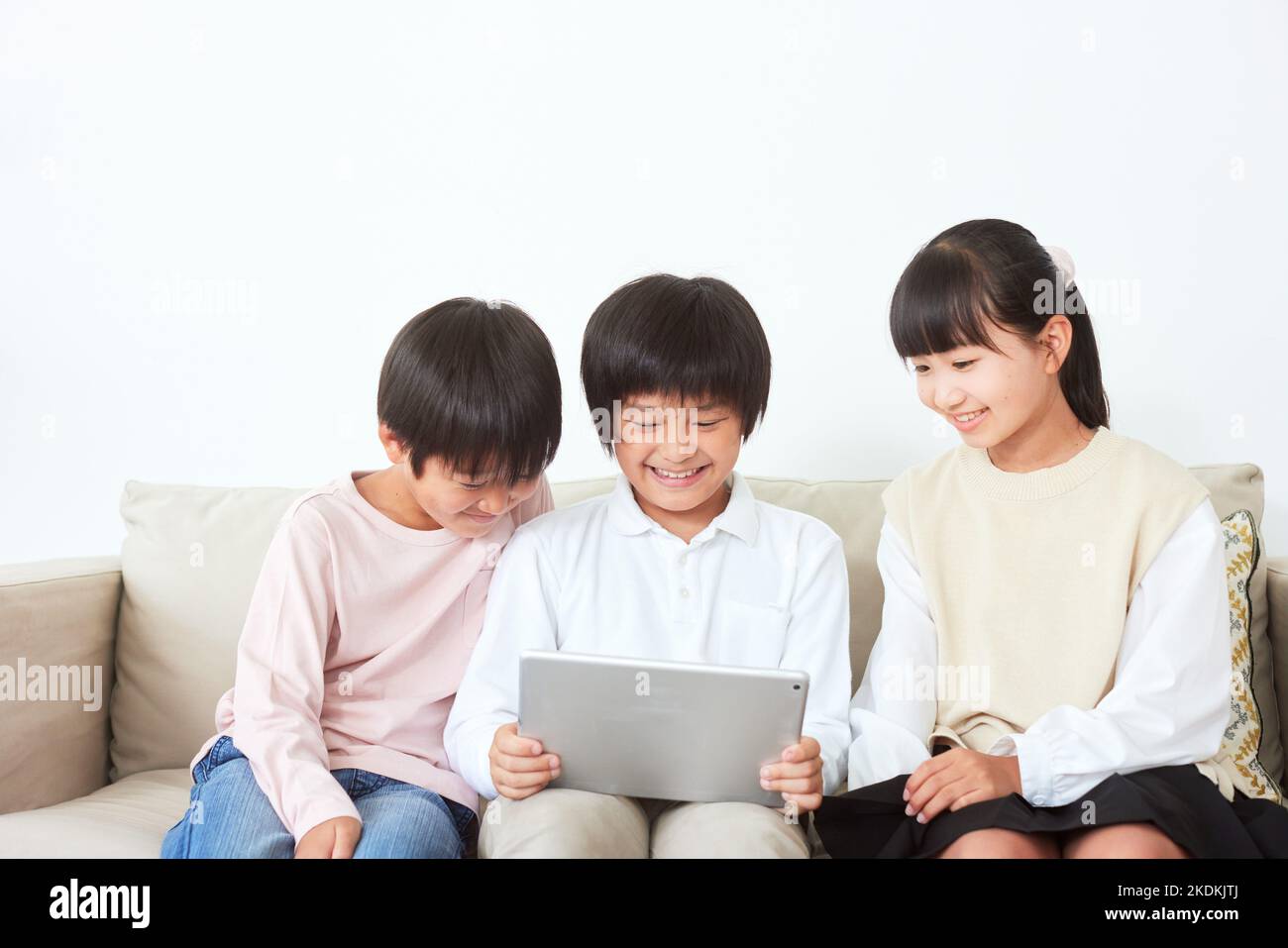 Boy girl child children using hi-res stock photography and images - Alamy