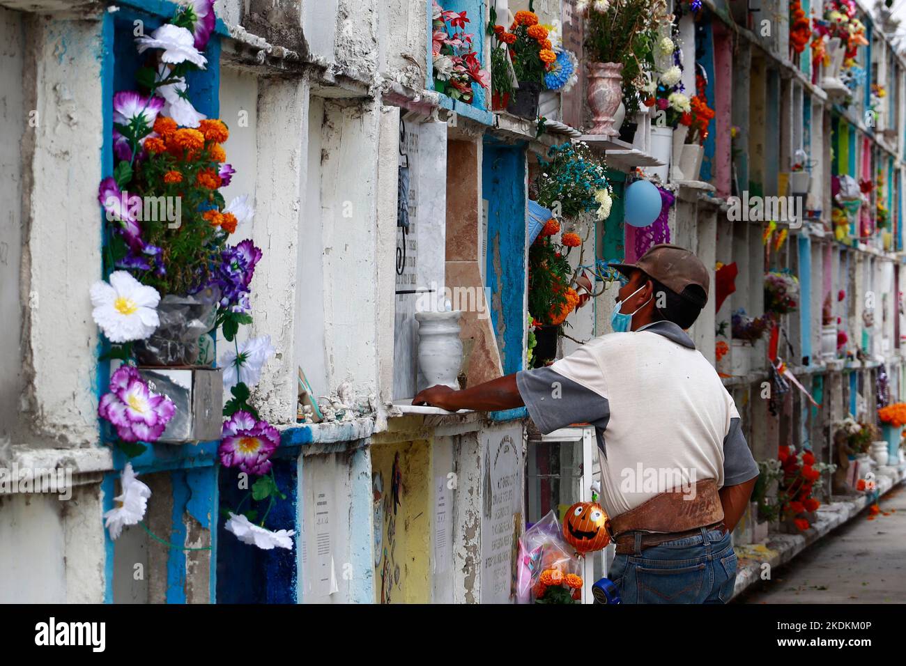 Nezahualcoyotl, Mexico. 01st Nov, 2022. November 1, 2022 ...