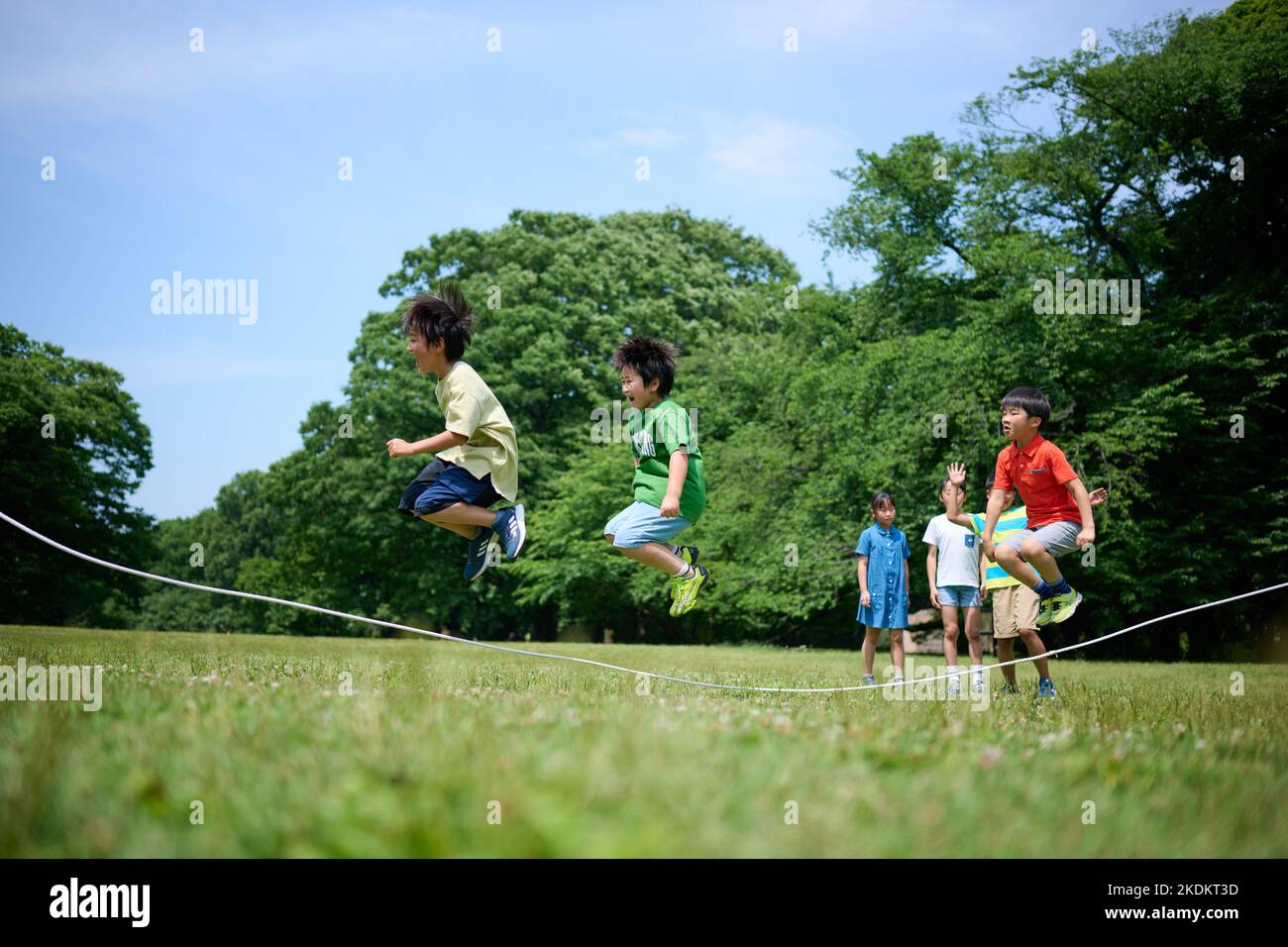 Asian kids jump rope hi-res stock photography and images - Alamy