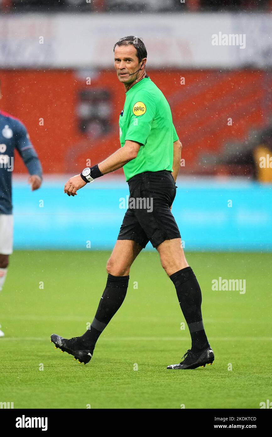 Volendam - referee Bas Nijhuis during the match between FC Volendam v ...