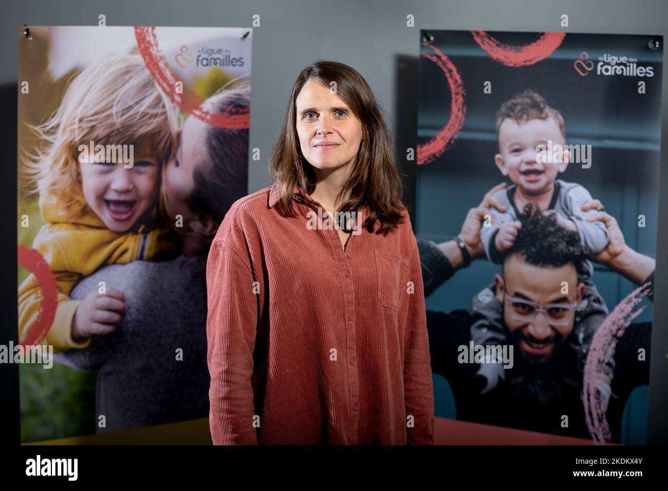 severin Jennifer and Poses for the photographer a photoshoot at the ...