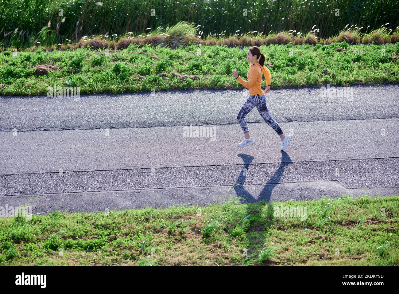 Young Japanese training downtown Stock Photo - Alamy