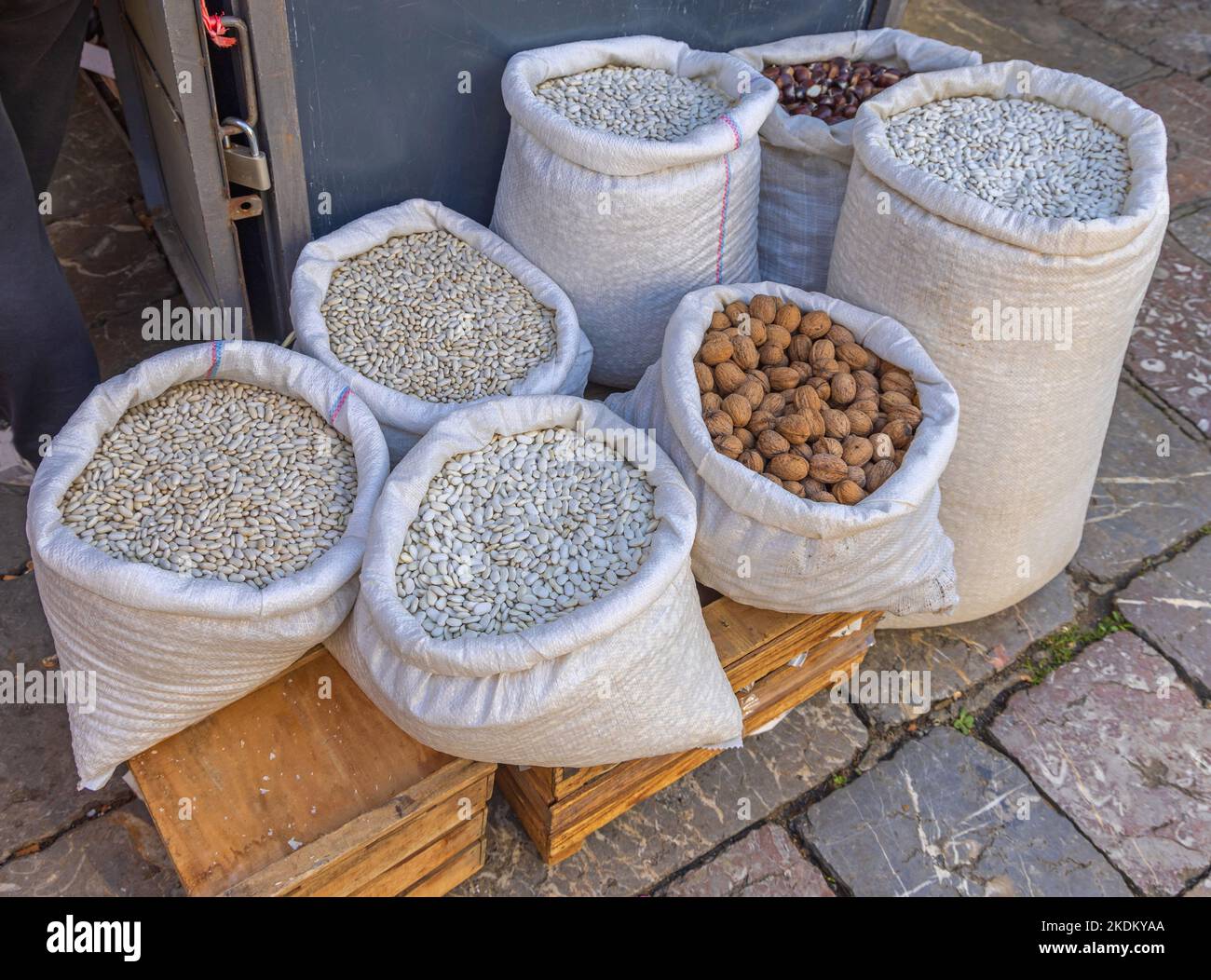 Bulk dry beans hi-res stock photography and images - Alamy
