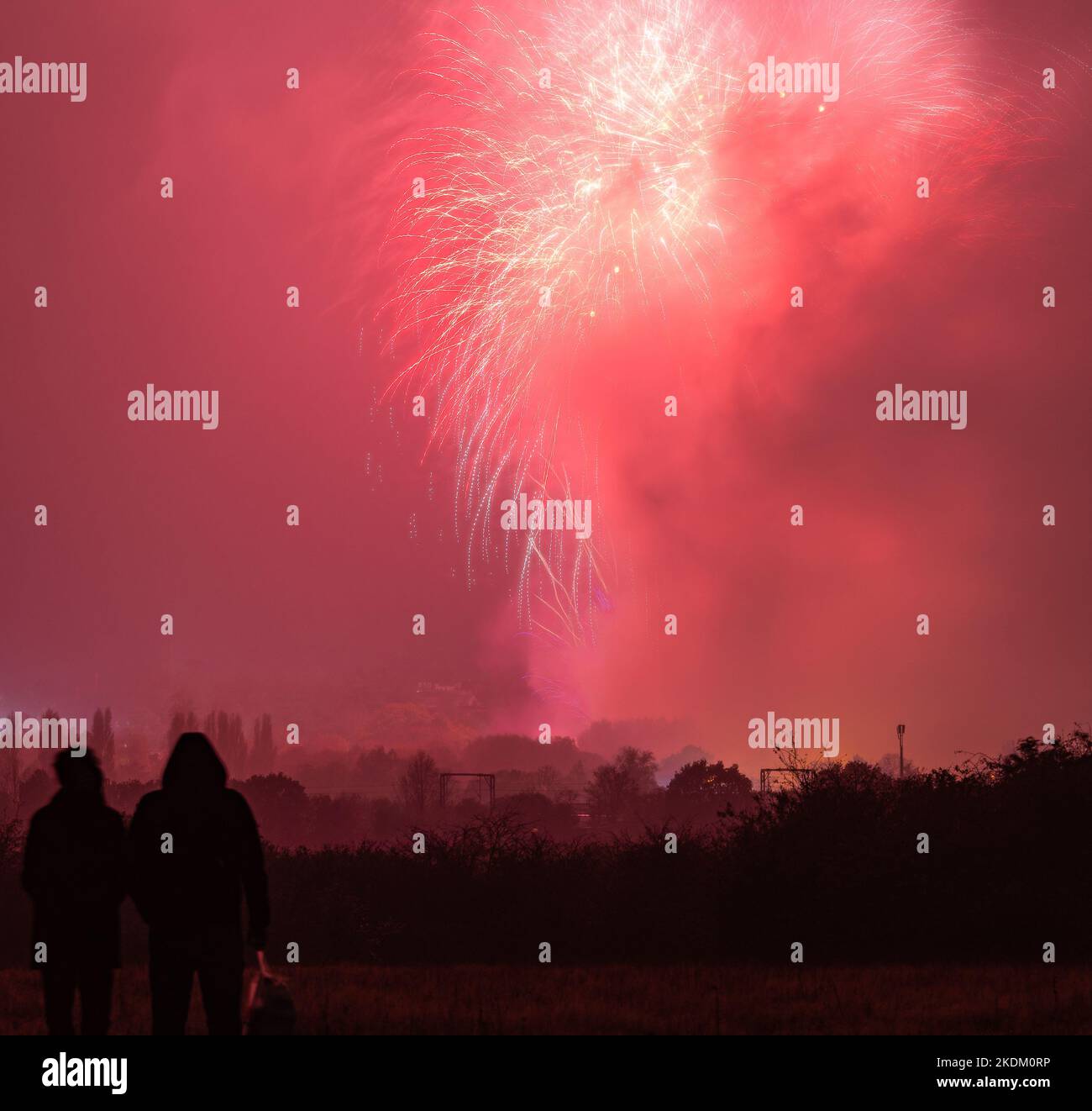 Guy fawkes bonfire fireworks hi-res stock photography and images - Alamy