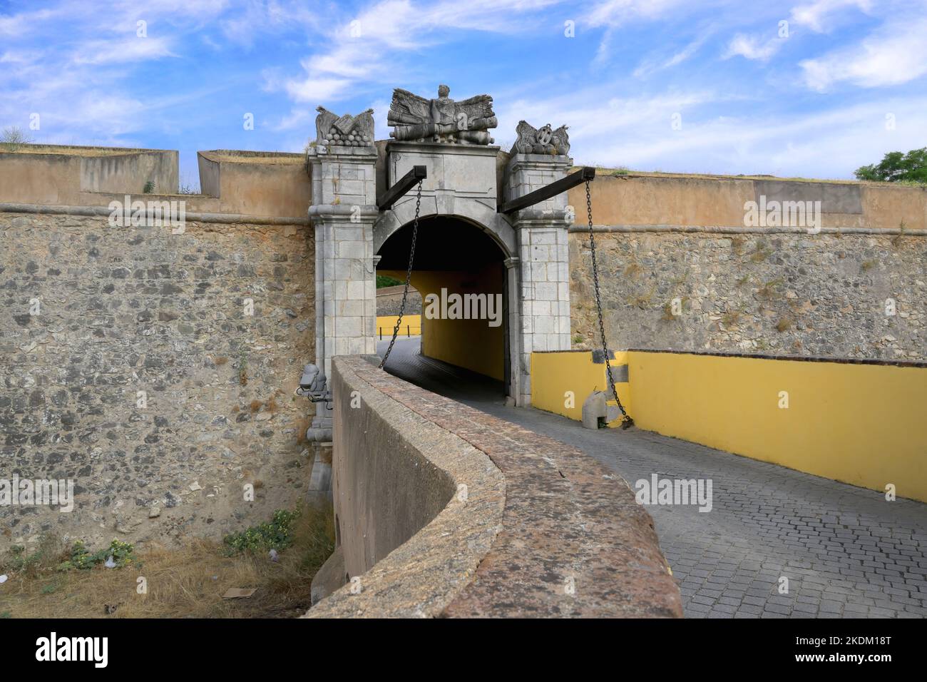 The Olivença outer gate, Elvas, Alentejo, Portugal Stock Photo - Alamy