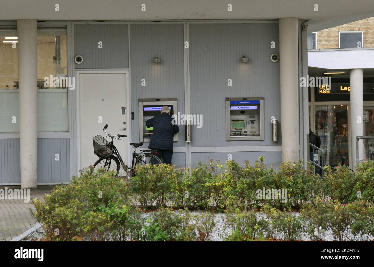 Kastrup/Copenahgen /Denmark/07 .November 2022/ Senior csh money at ...