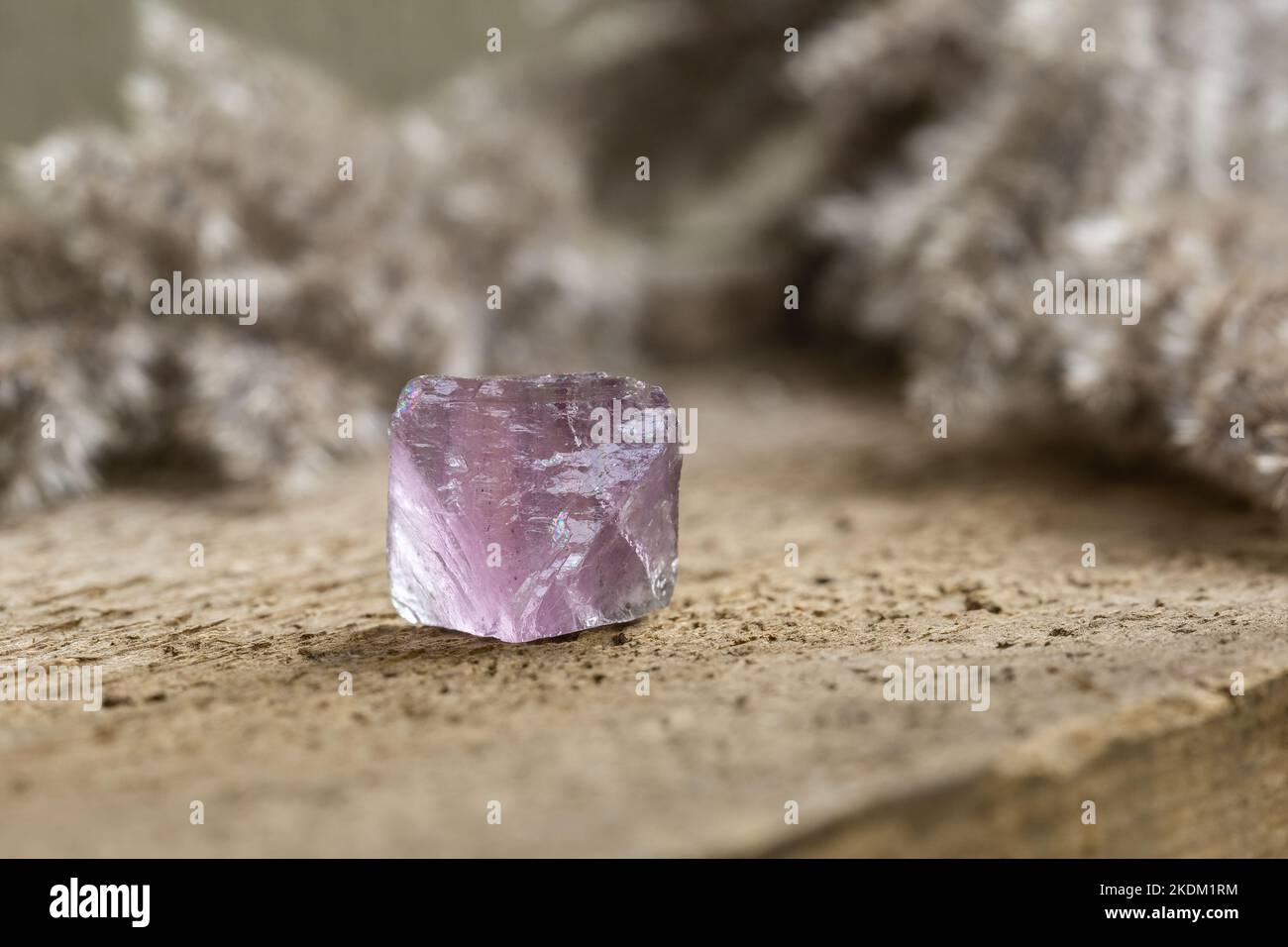 Octahedral crystal hi-res stock photography and images - Alamy