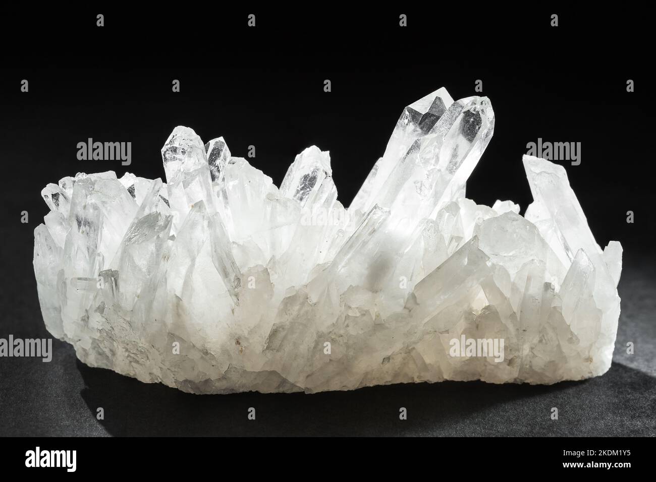 Crystal growing hi-res stock photography and images - Alamy