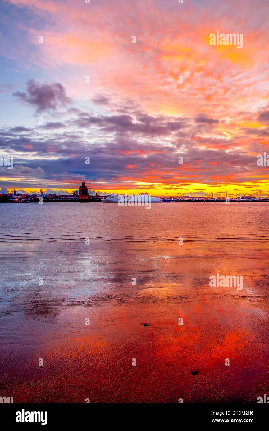 Sunset View from Albert Dock of Mersey river in Liverpool England Stock ...