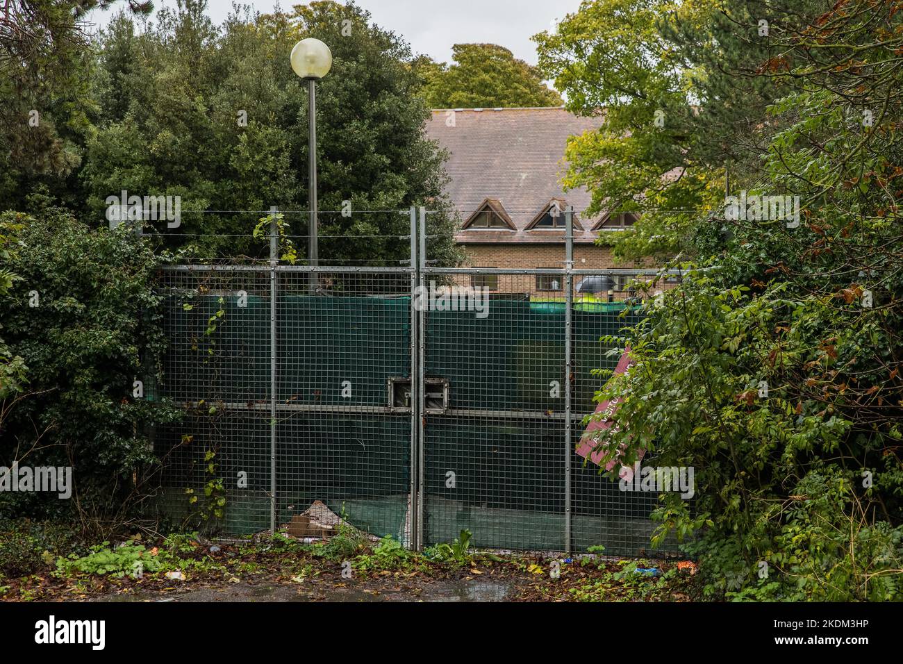Manston detention centre hi-res stock photography and images - Alamy