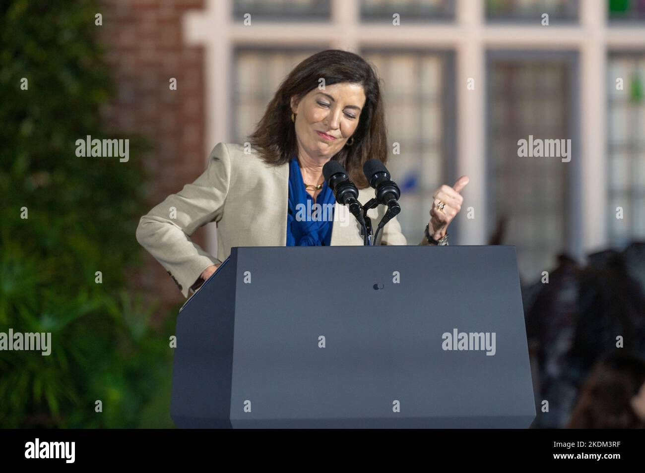 Yonkers campaign stop hi-res stock photography and images - Alamy