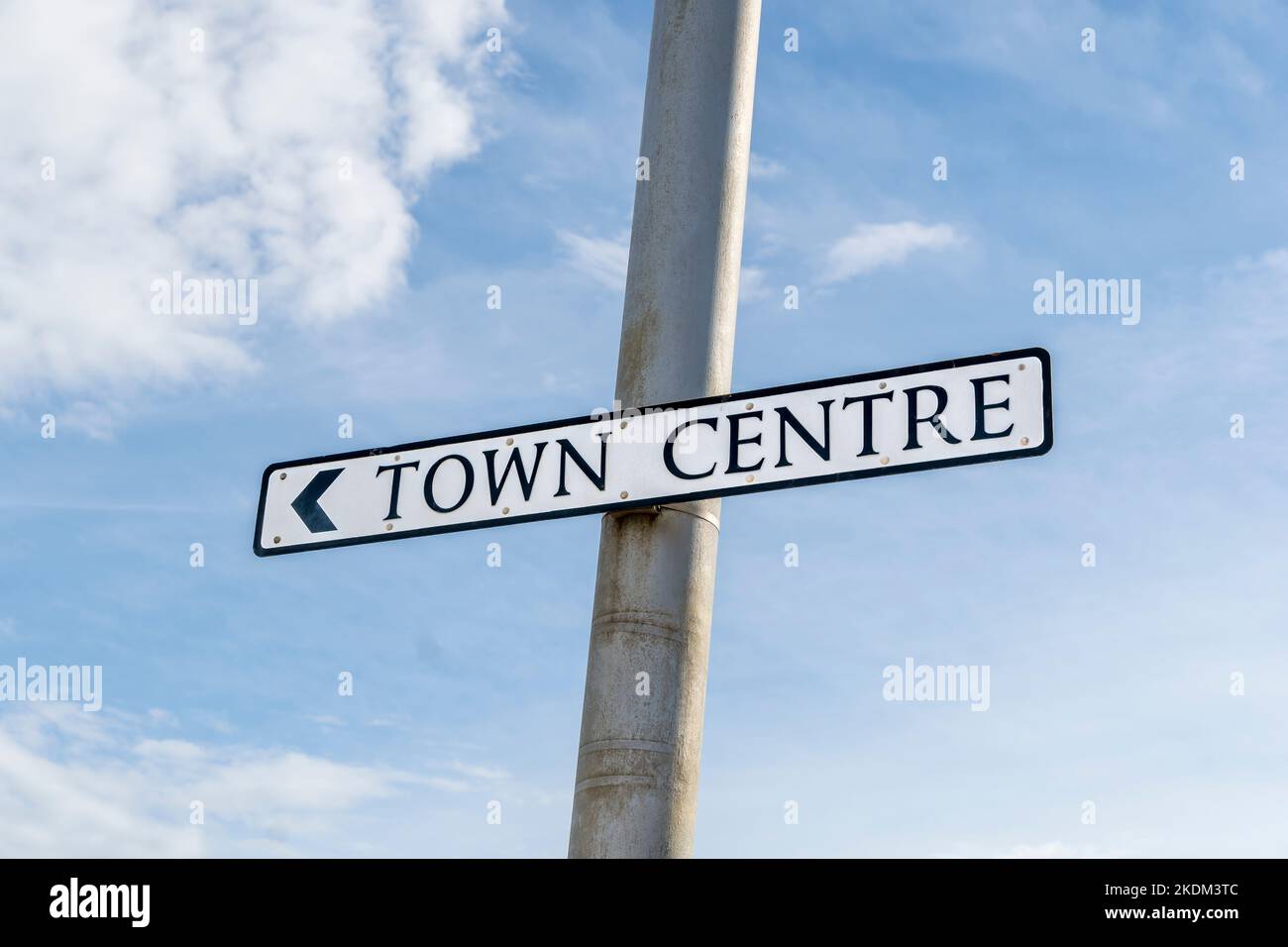 Sign pointing to Lowestoft town centre Stock Photo - Alamy