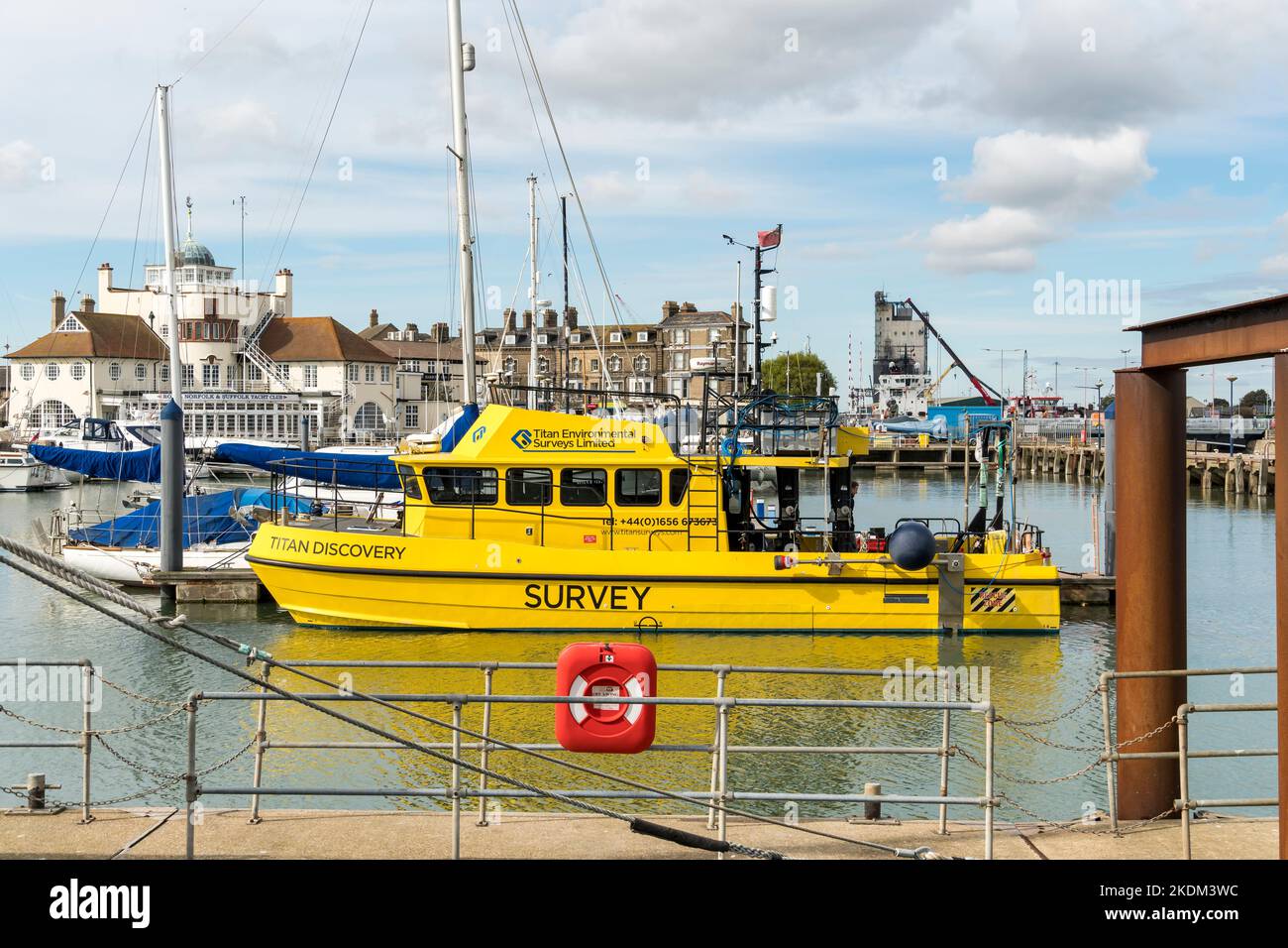 Alicat south boat 13m catamaran with twin diesel engines hi-res stock ...