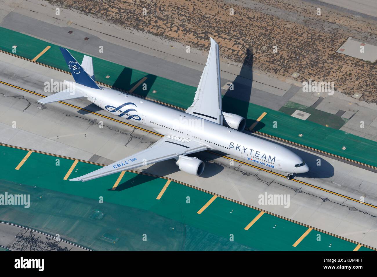 Skyteam special livery applied on Boeing 777 of Korean Air, an airline ...