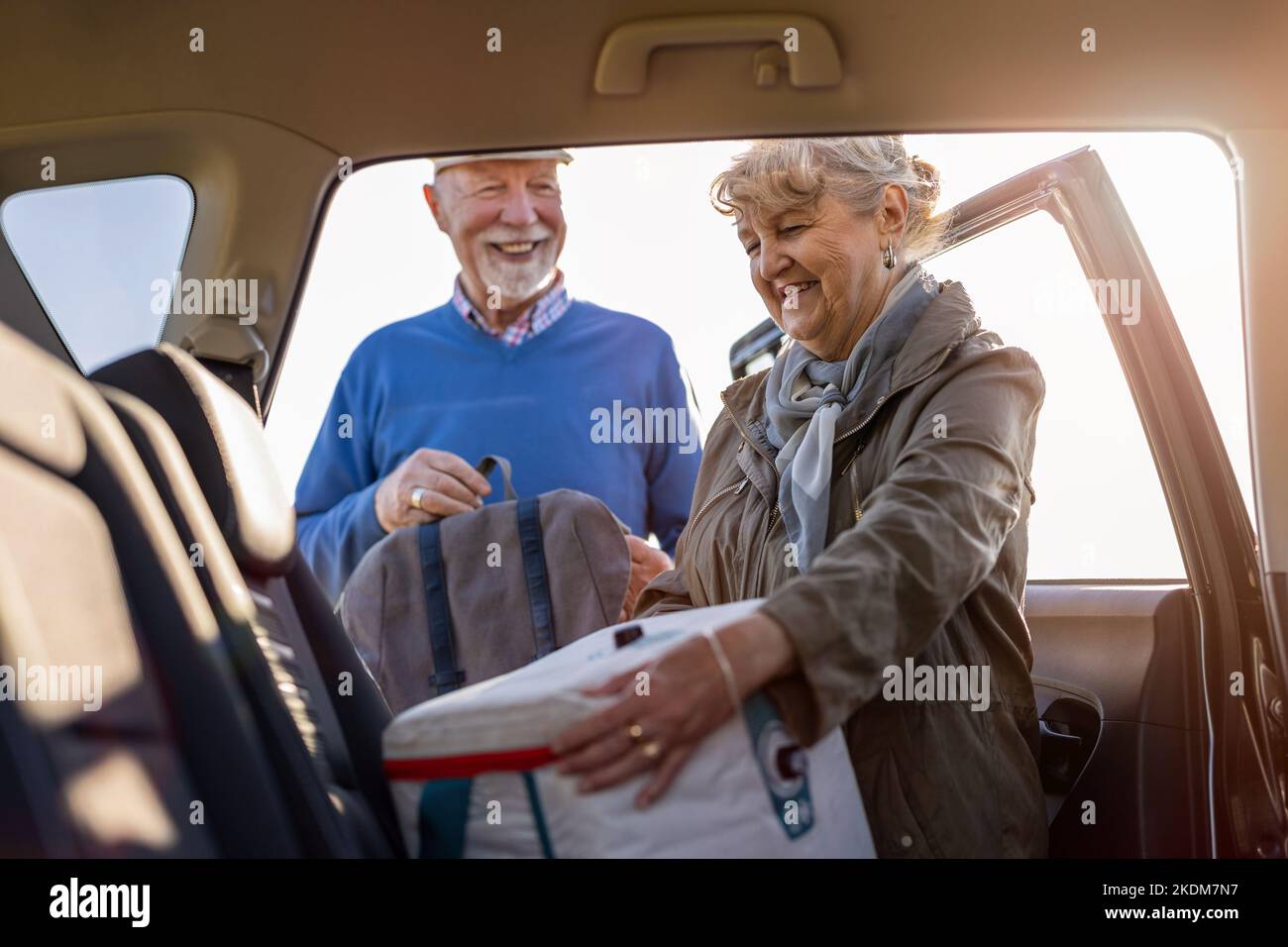 Packing car hi-res stock photography and images - Alamy
