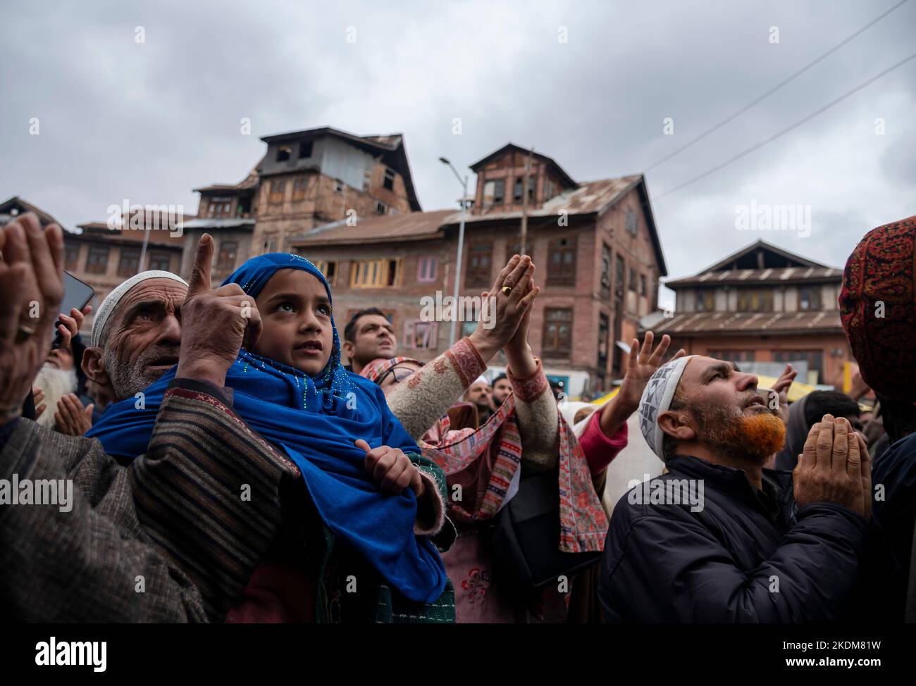 Srinagar, India. 07th Nov, 2022. Kashmiri Muslims raise their hands ...