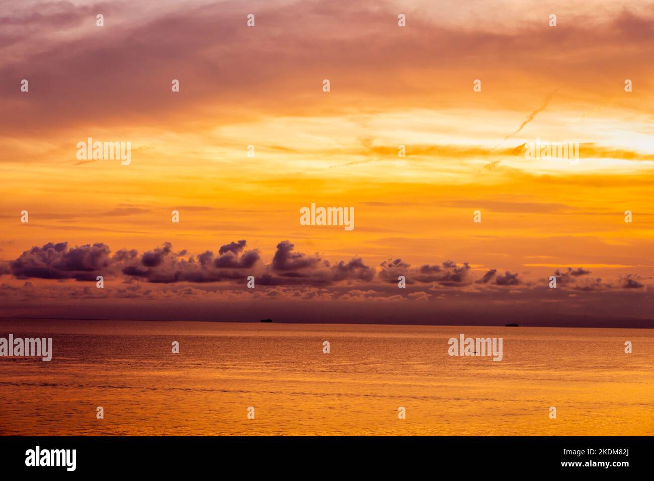 Suset sea hi-res stock photography and images - Alamy