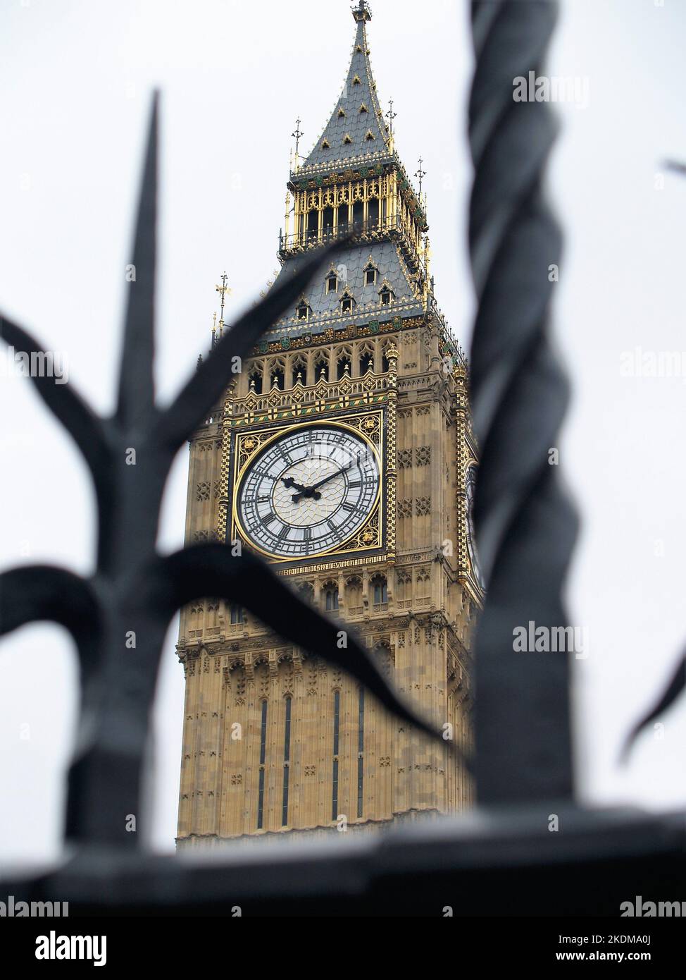 Big clock gate hi-res stock photography and images - Alamy