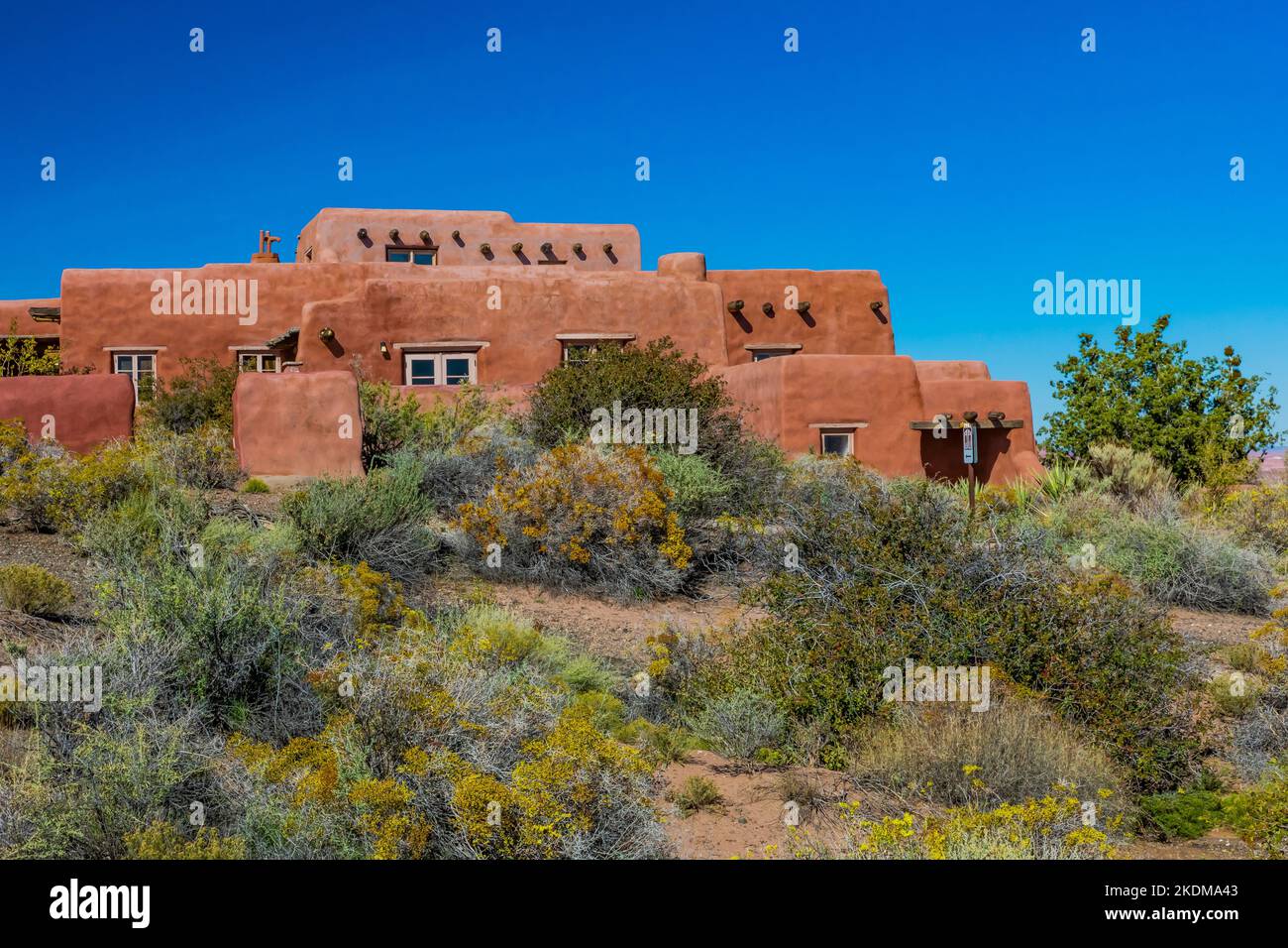 Pueblo revival architecture hi-res stock photography and images - Alamy