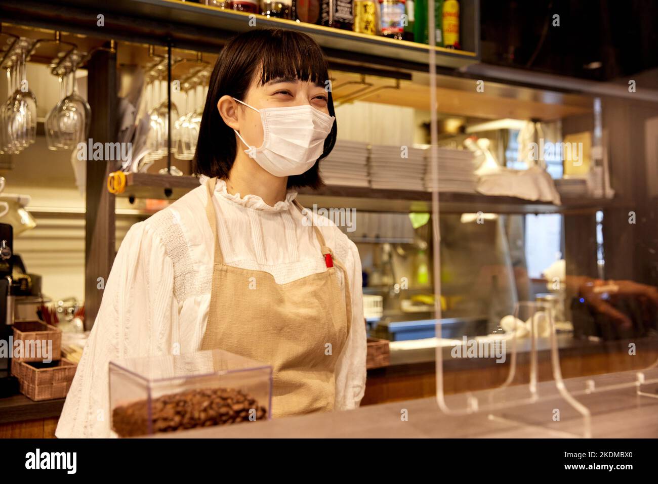 Japanese restaurant staff working Stock Photo - Alamy