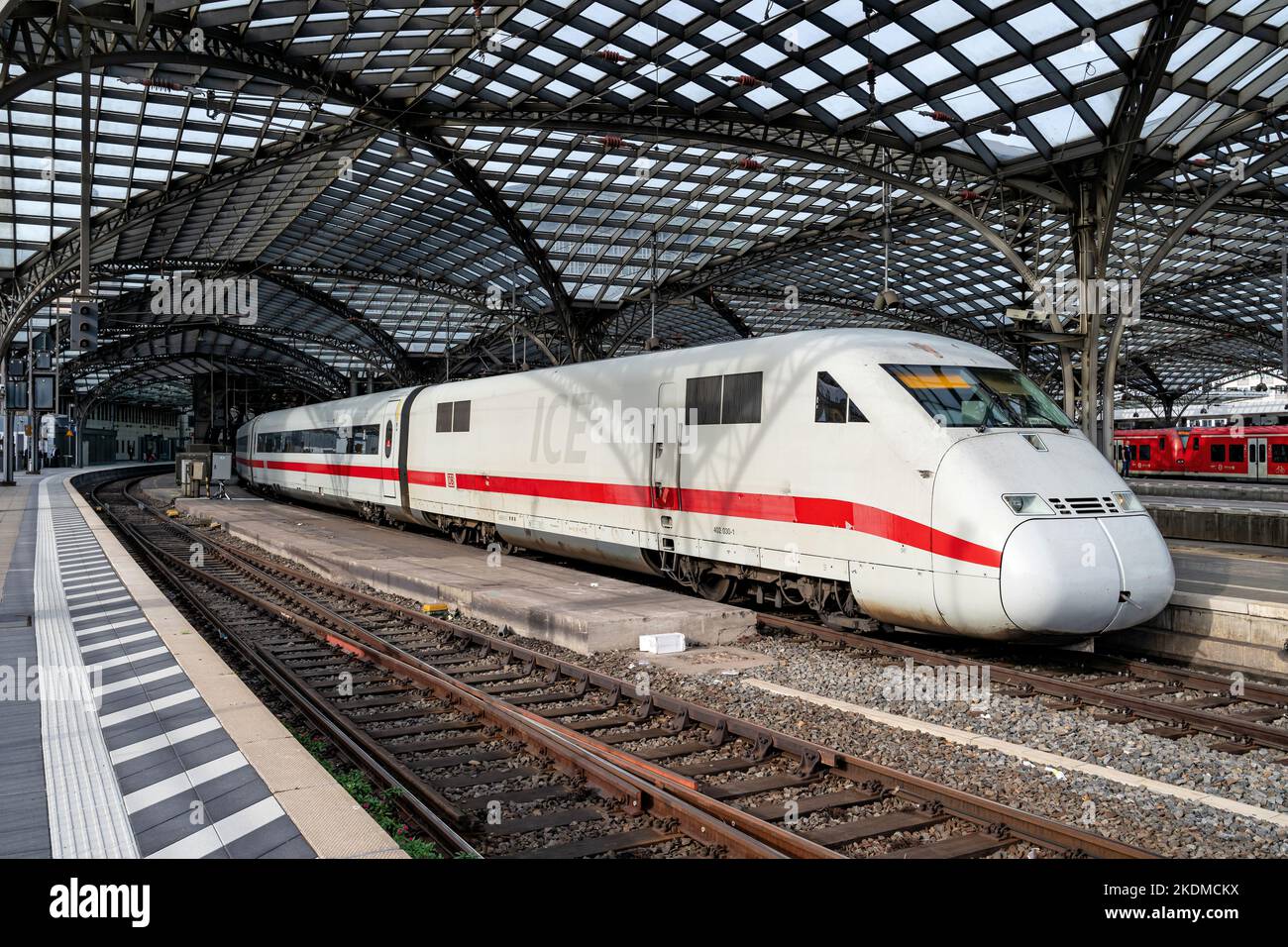 ICE 2 high-speed train at Cologne main station Stock Photo - Alamy