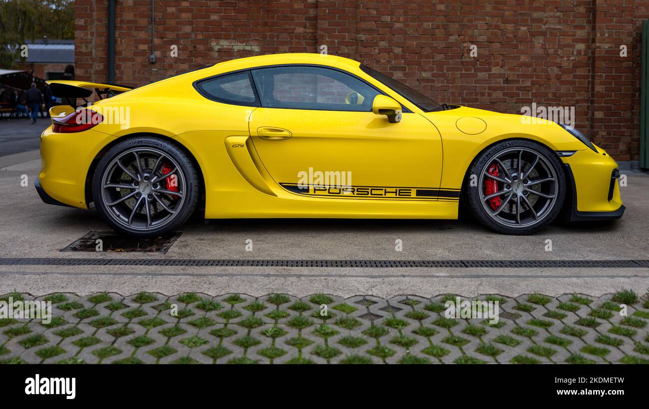 2015 Porsche Cayman GT4 ‘FN65 XPA’ on display at the Scary Cars ...