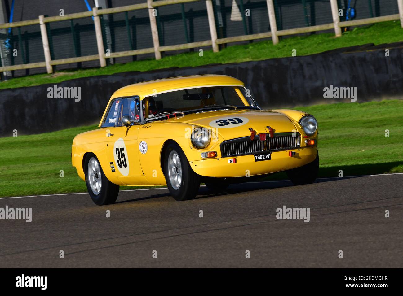 Mark Cole, MG B, Lavant Cup, a twenty five minute single driver race ...