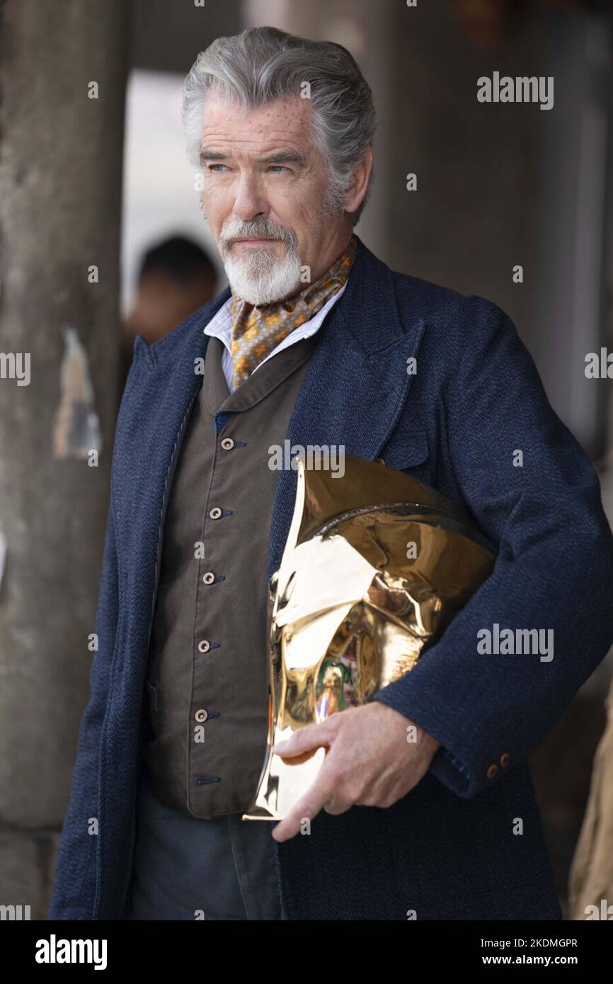 BLACK ADAM (2022) PIERCE BROSNAN JAUME COLLET-SERRA (DIR) WARNER BROS ...