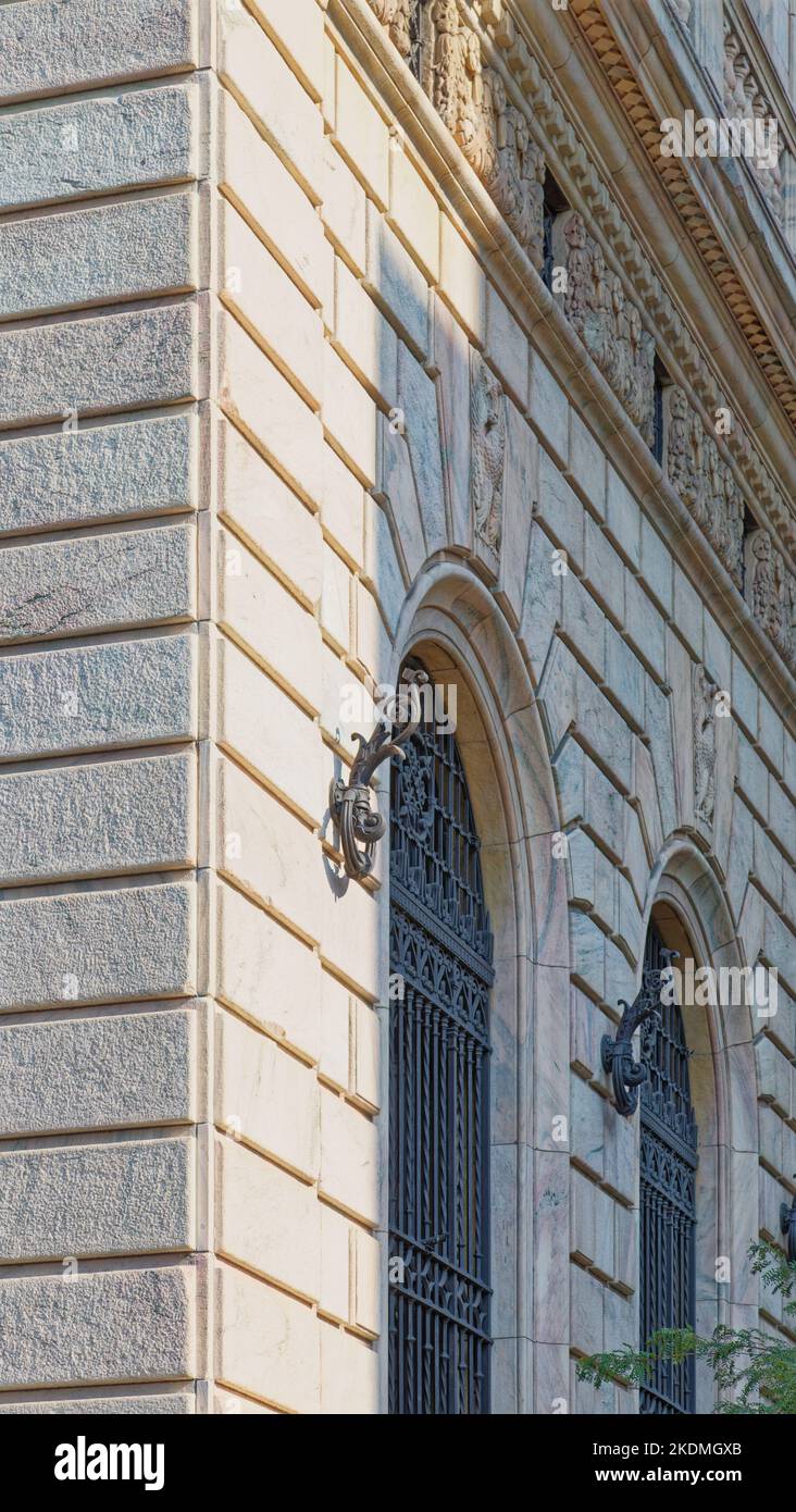 Facade detail: Federal Reserve Bank of Cleveland is a downtown landmark ...