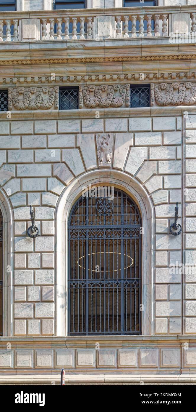 Facade detail: Federal Reserve Bank of Cleveland is a downtown landmark ...