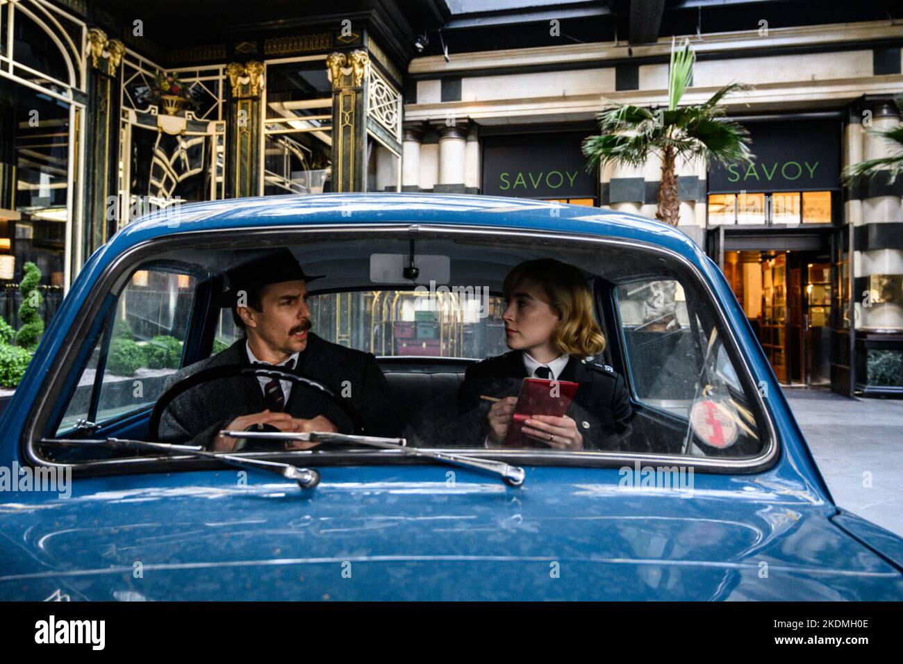 SEE HOW THEY RUN (2022) SAM ROCKWELL SOIRSE RONAN TOM GEORGE (DIR ...