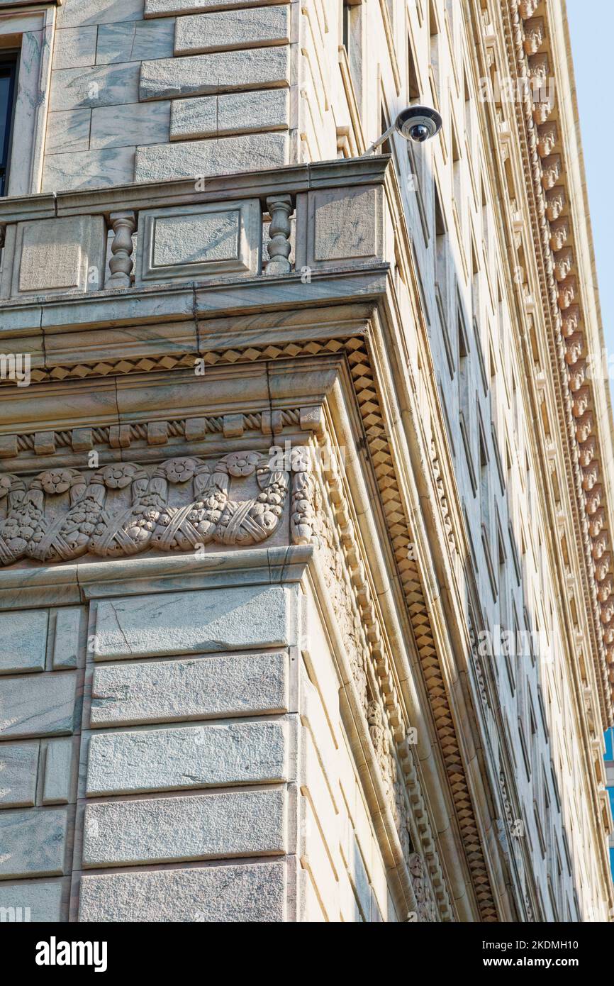 Facade detail: Federal Reserve Bank of Cleveland is a downtown landmark ...