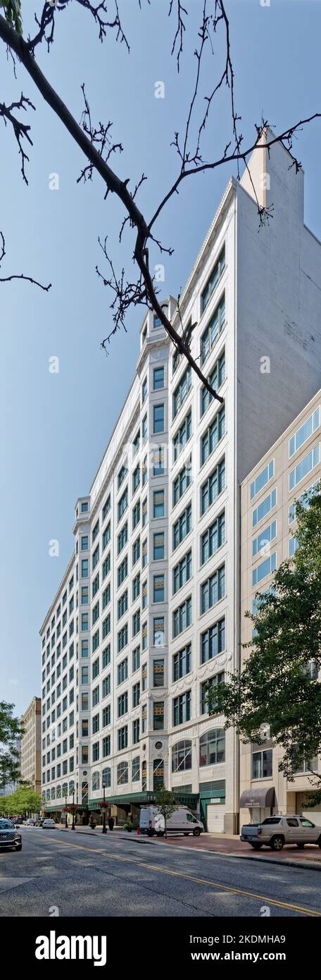 Halle Building (originally Pope Building) was built in three stages ...