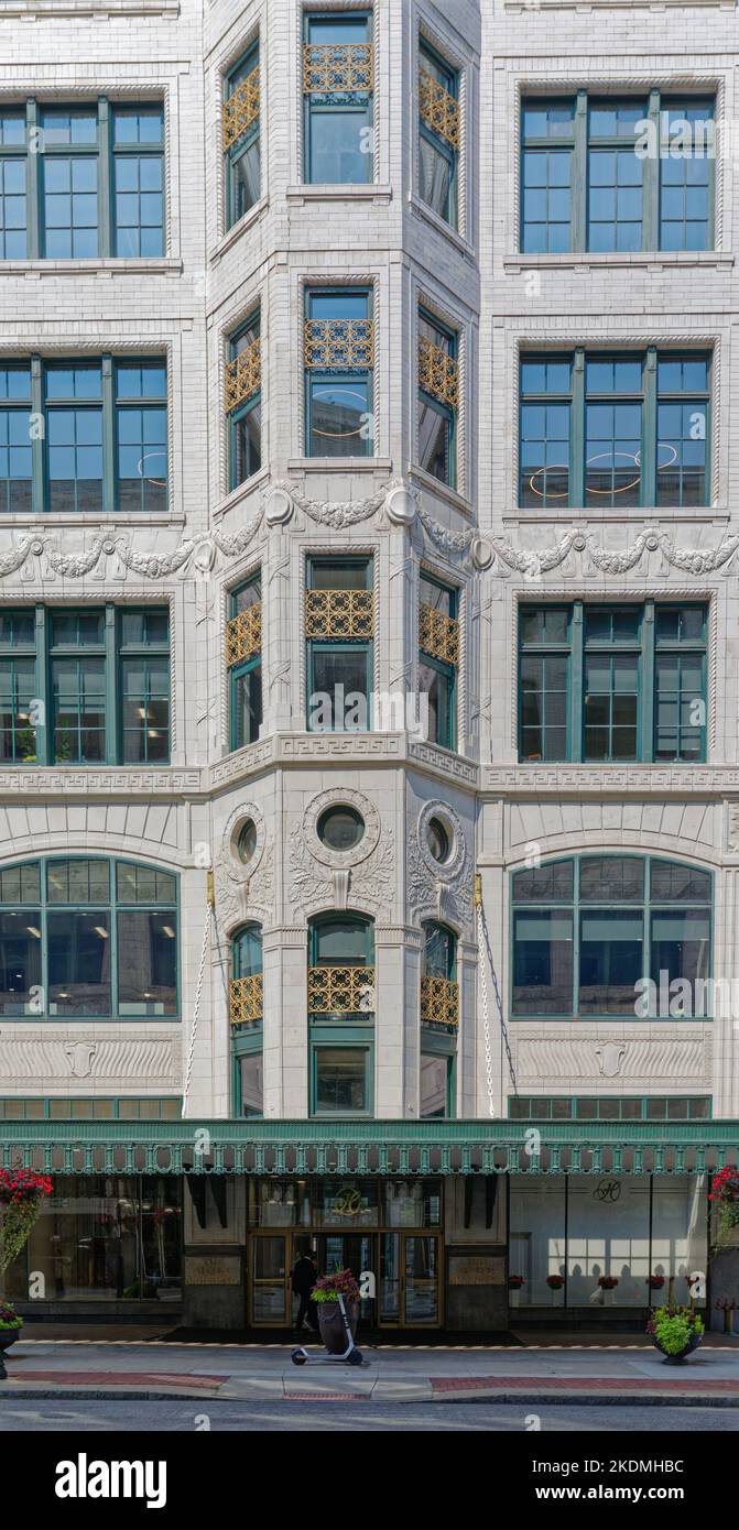 Halle Building (originally Pope Building) was built in three stages ...