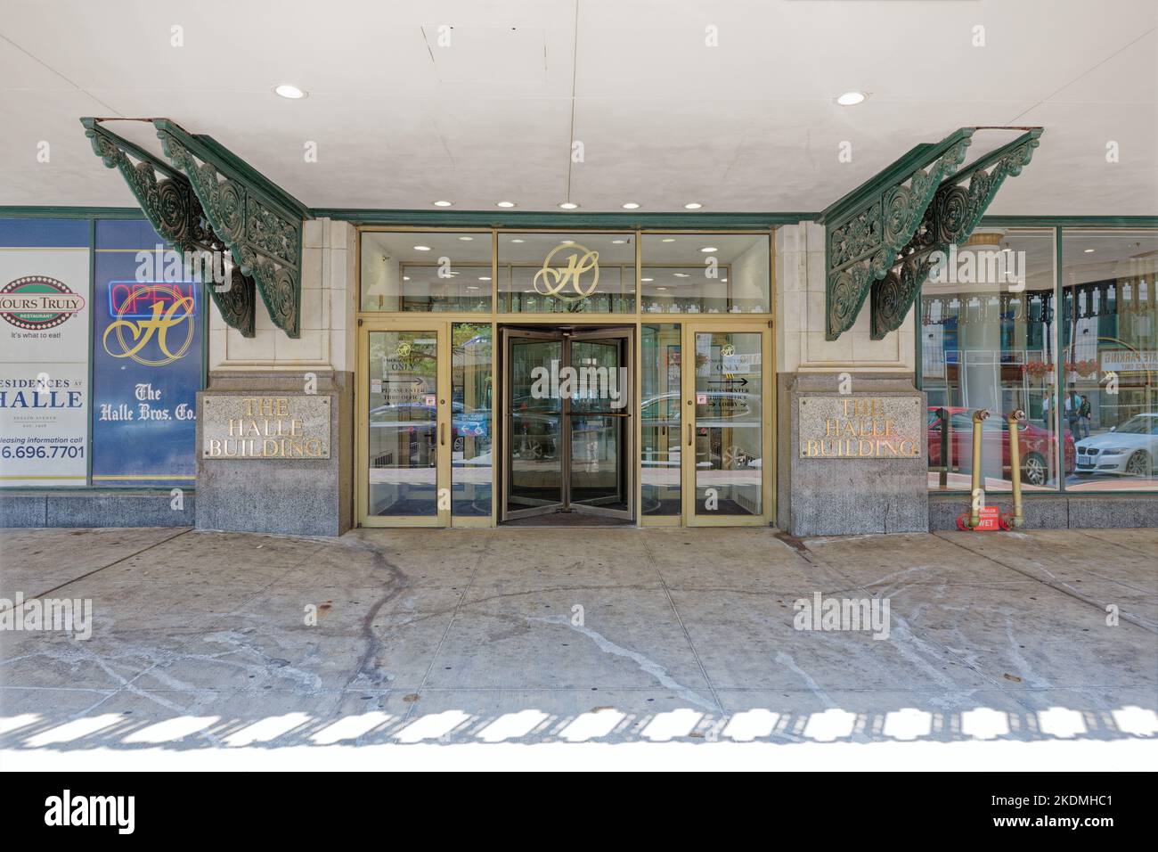 Halle Building (originally Pope Building) was built in three stages ...