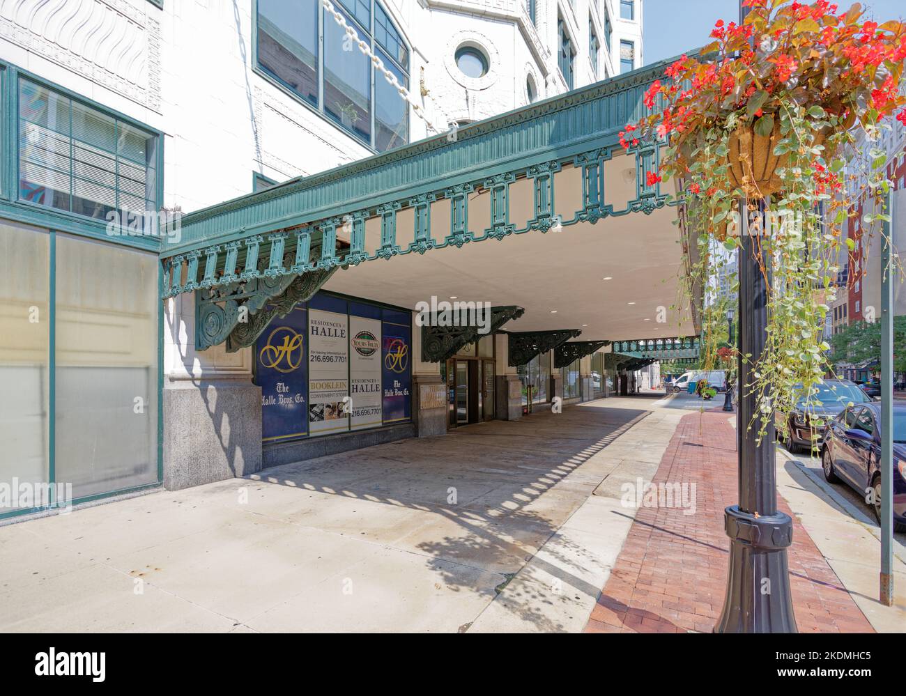 Halle Building (originally Pope Building) was built in three stages ...